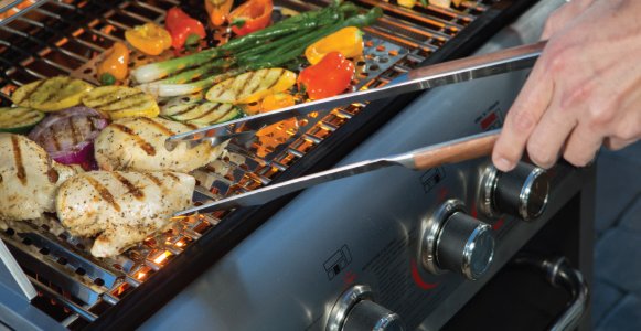 Gas Grilling Tips & Techniques | Blue Rhino