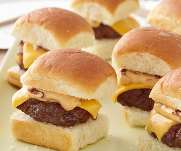 Mini cheeseburgers with chipotle mayo | Blue Rhino